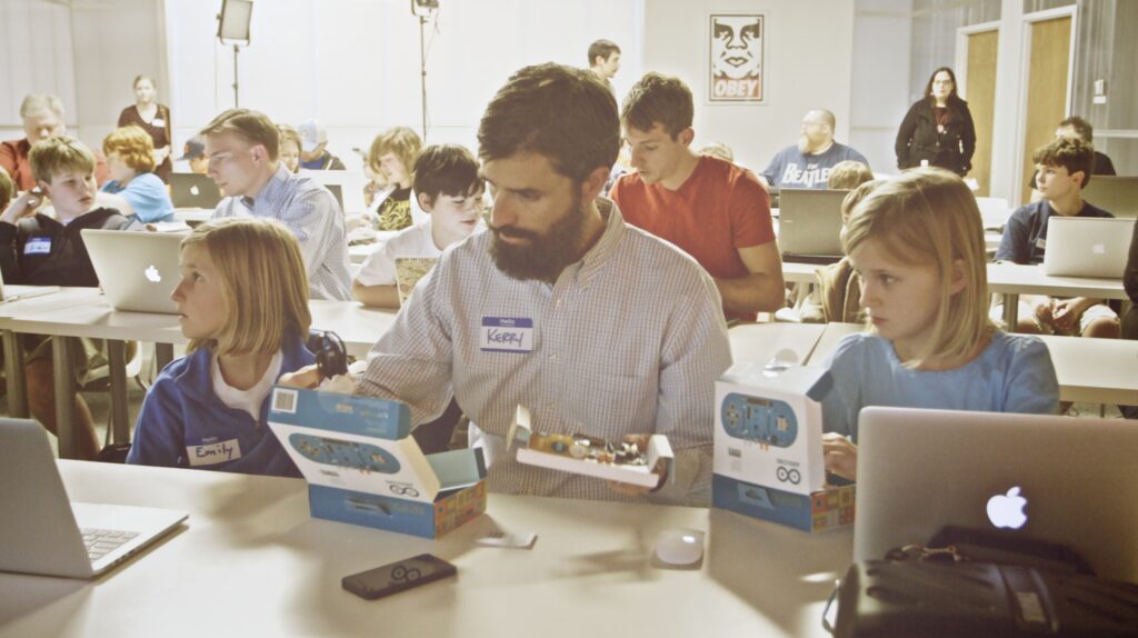 Learning Game Programming with Esplora at the Iron Yard | Arduino Blog