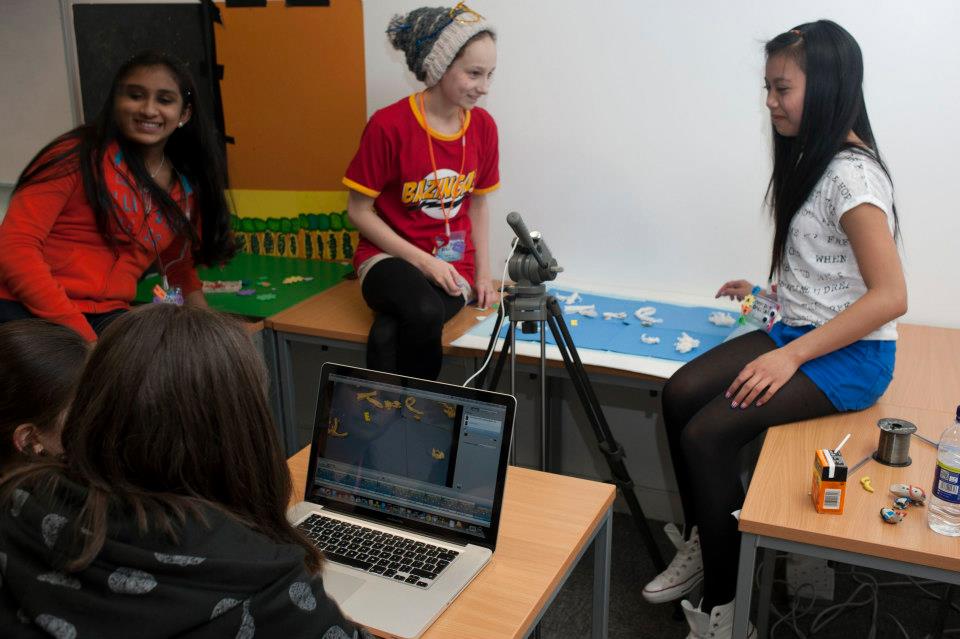 Tinkering and coding with teens for a future of digital making | Arduino Blog