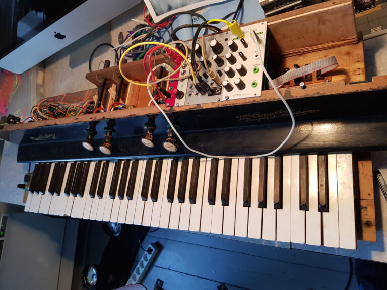 Playing chiptunes on an old reed organ with Arduino | Arduino Blog
