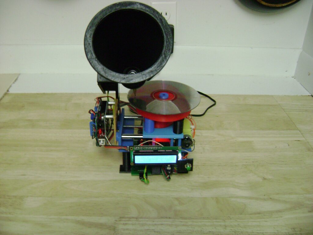 MP3 player “reads” CDs like a vintage Victrola | Arduino Blog