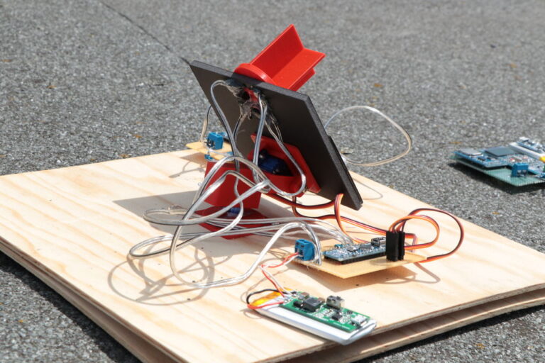 Sigue al sol con este panel solar basado en Arduino – RogerBit