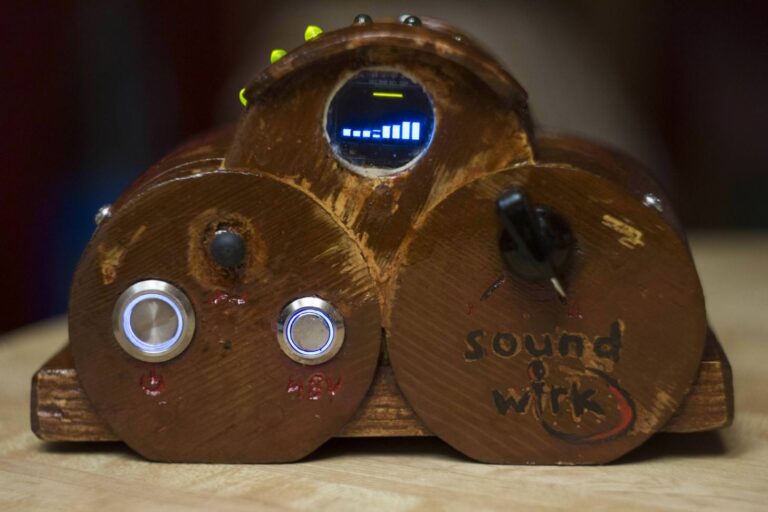 Audio preamplifier with tiny OLED display and unique case | Arduino Blog