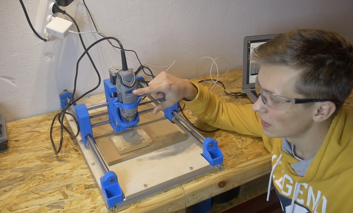 Convert a Dremel tool into an Arduino-controlled CNC machine | Arduino Blog