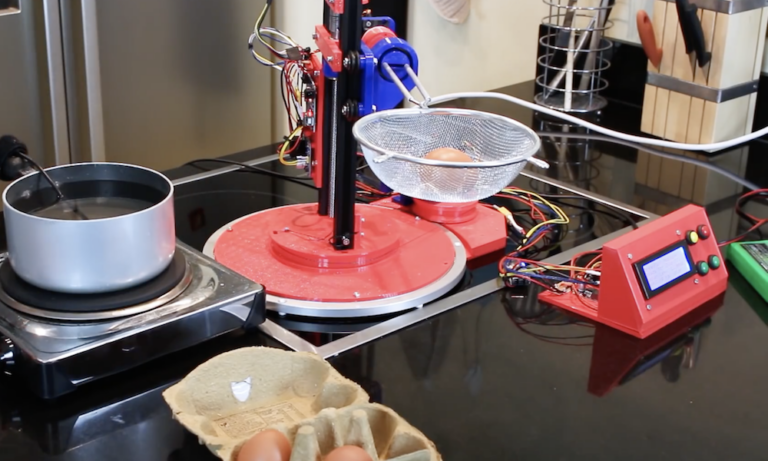 This robot is eggsactly what you need to cook breakfast | Arduino Blog