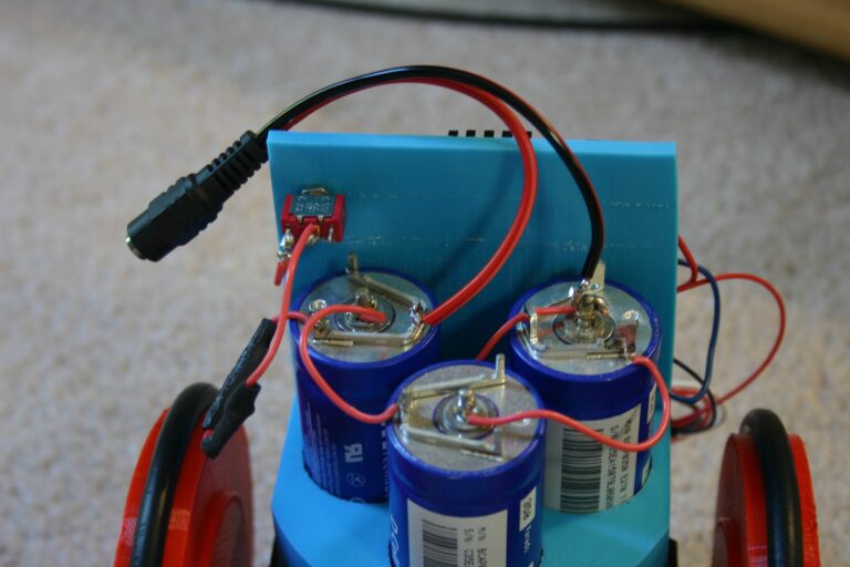 Little Flash bumps around on supercapacitor power | Arduino Blog