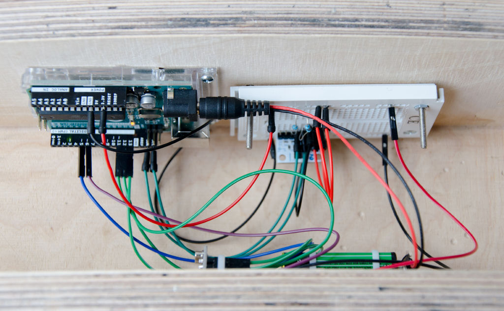 A surfing “desk toy” that you can actually ride | Arduino Blog