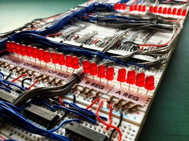 Cambridge-1 is a 4-bit homebrew 7400-based CPU | Arduino Blog