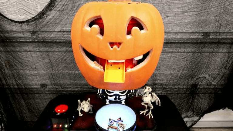 Automatic Candy Dispenser | PlanetArduino