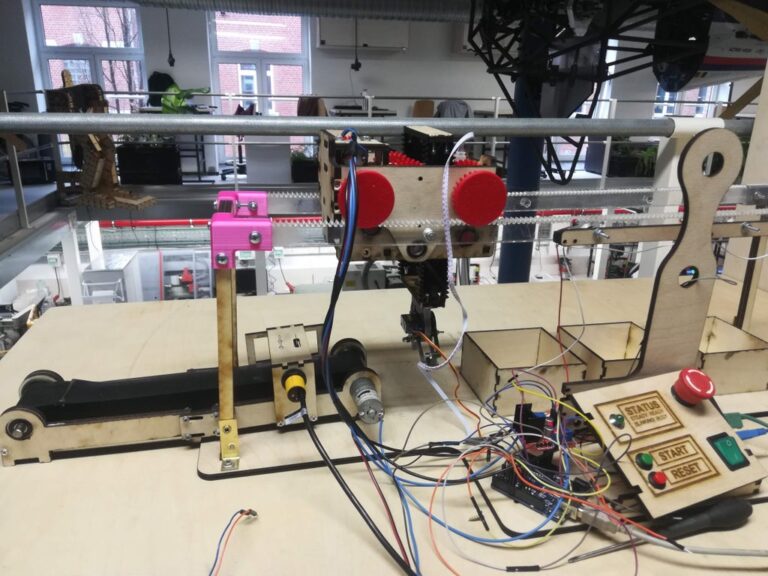 Let this robotic system sort your LEGO bricks for you | Arduino Blog