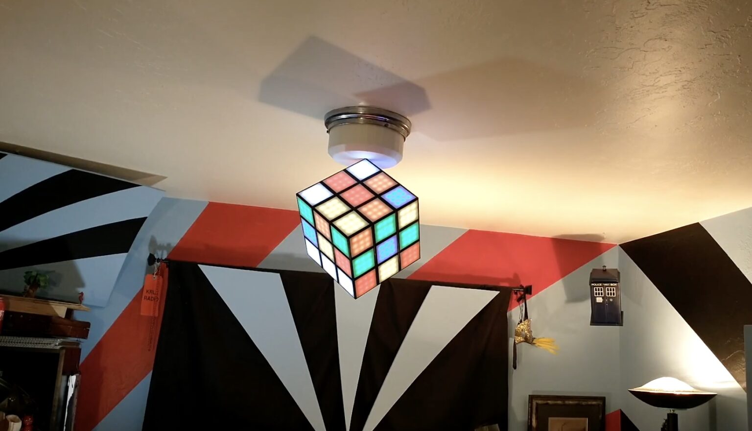 Arduino-controlled Rubik's cube chandelier solves itself | Arduino Blog