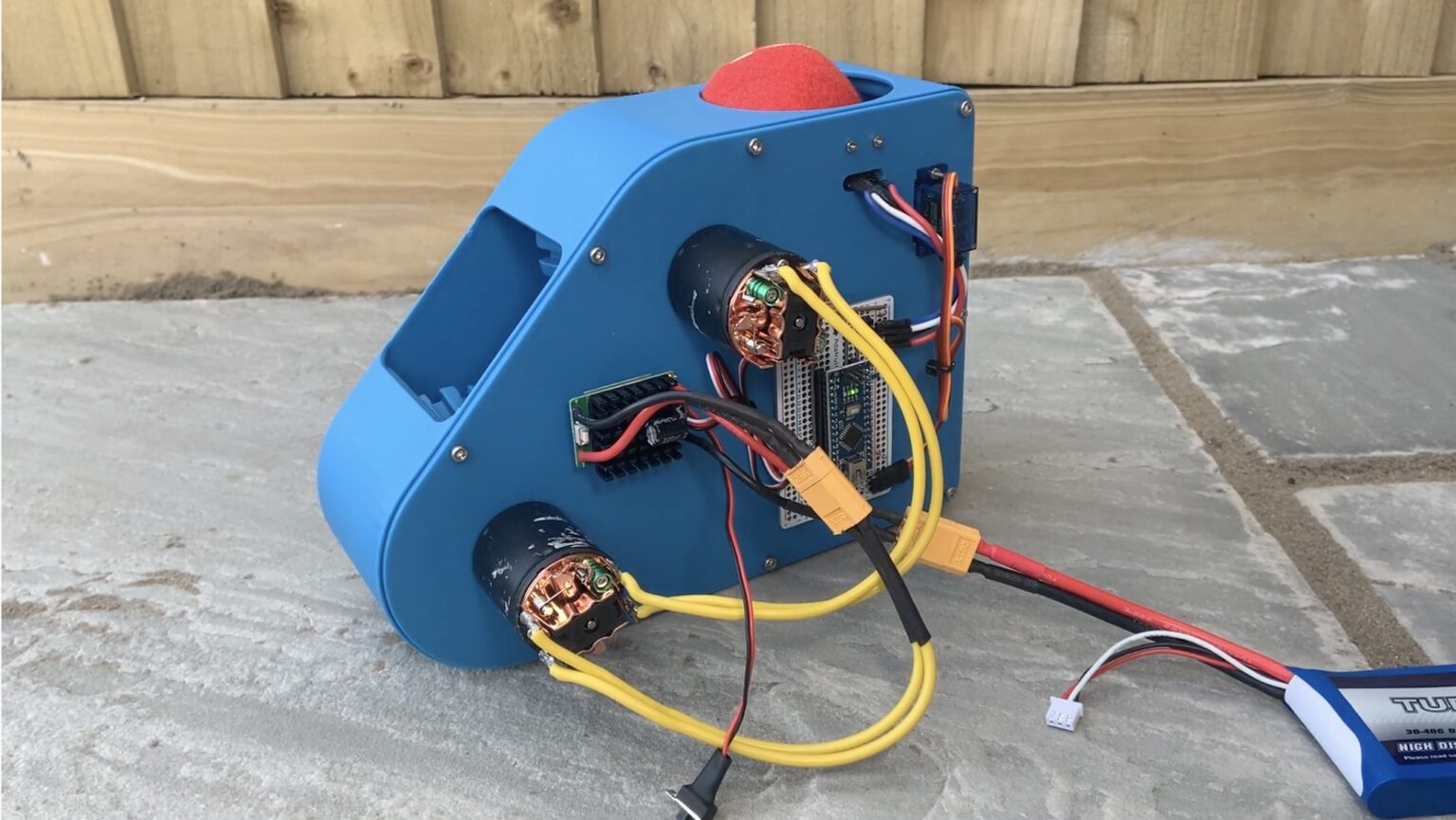 This Arduino-controlled ball launcher lets your pup play fetch for hours | Arduino Blog