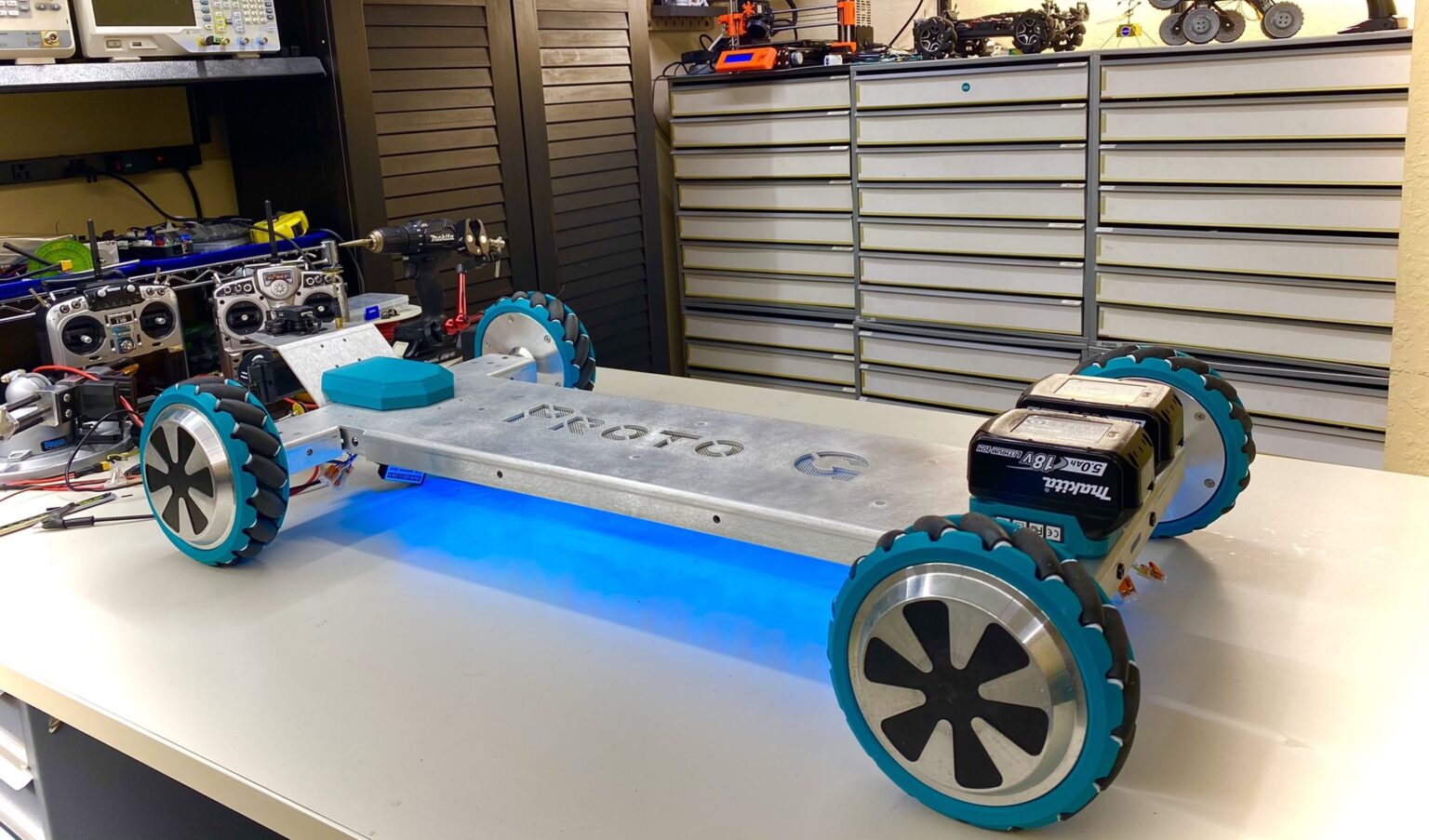 RC skateboard moves in any direction | Arduino Blog