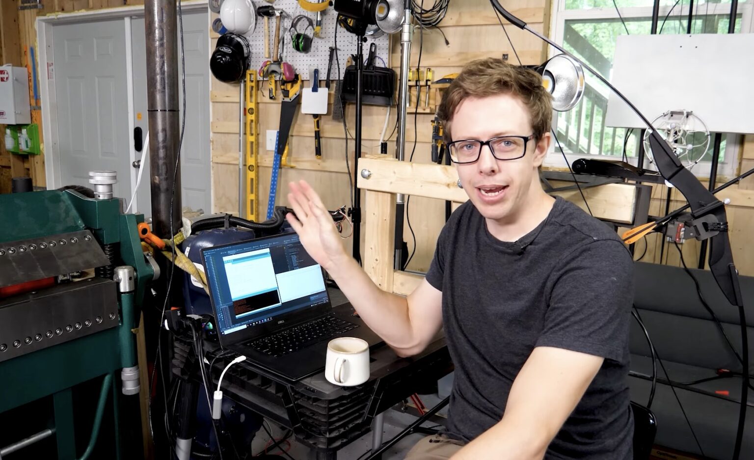 This auto-aiming bow never misses the mark | Arduino Blog