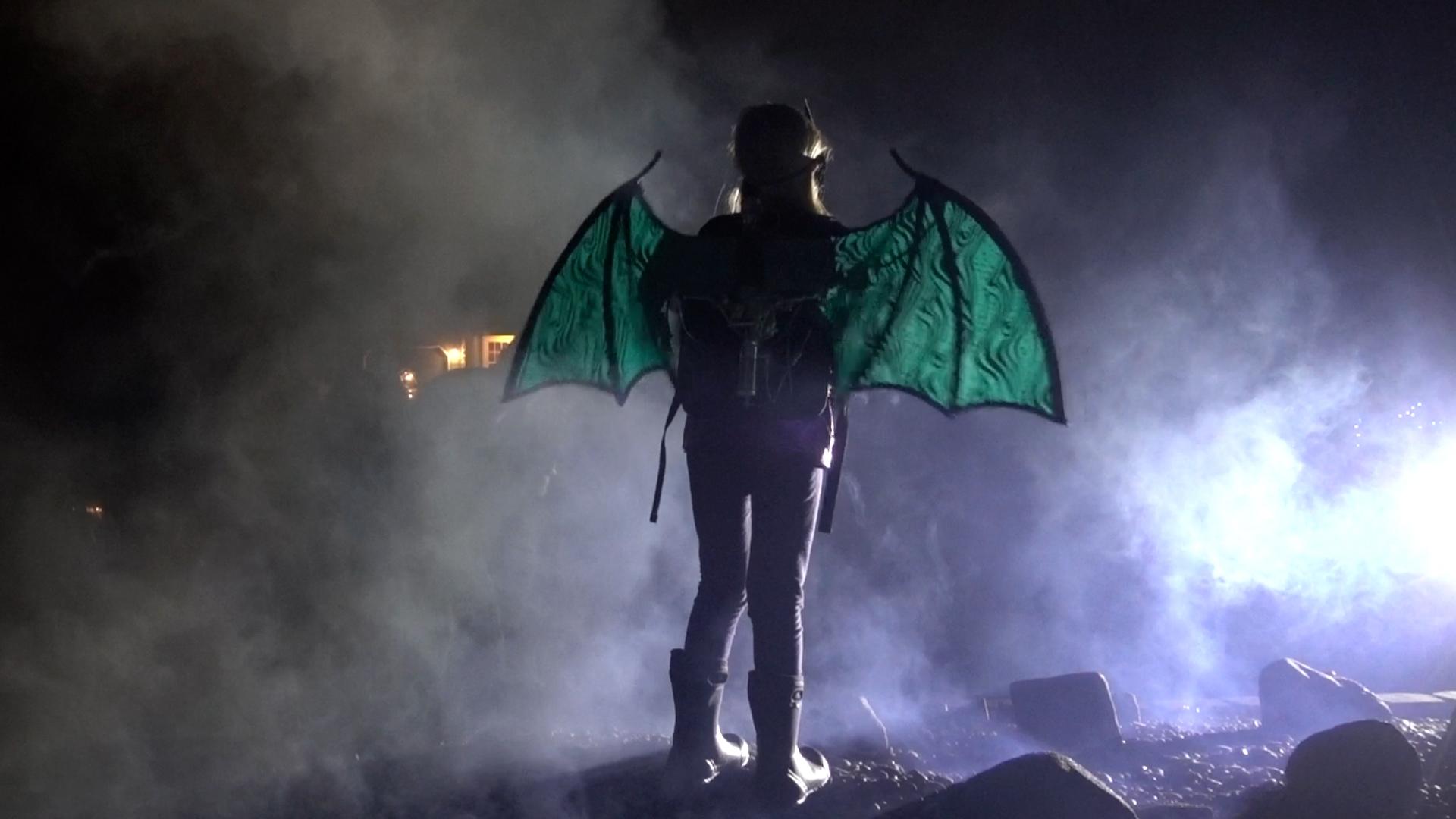 Scale up your dragon costume with wings that extend, flap and retract ...