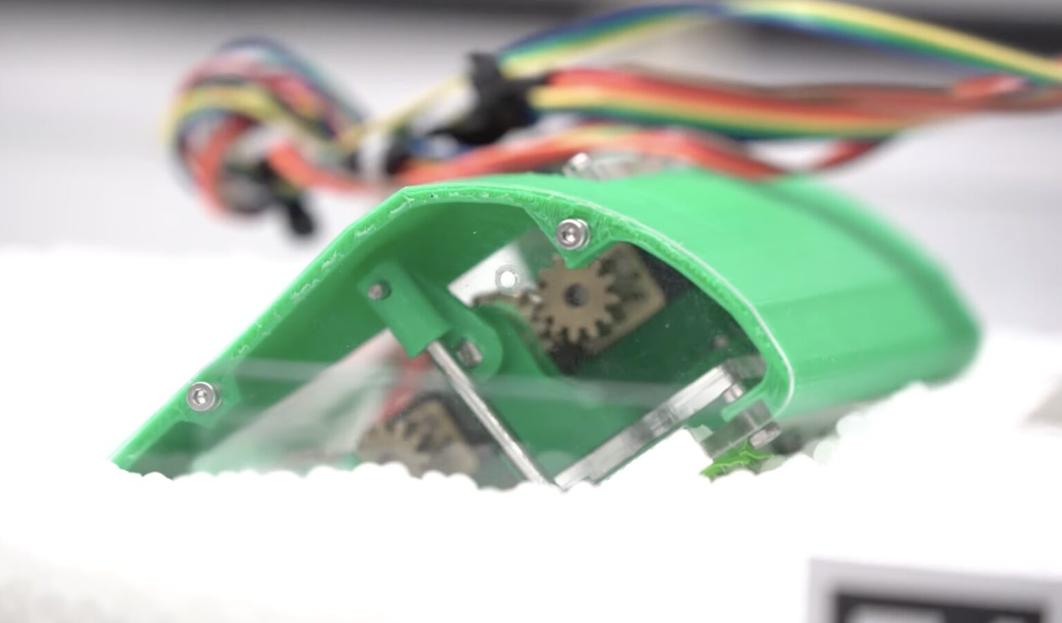 Mole crab robot burrows into sand using flexible legs | Arduino Blog