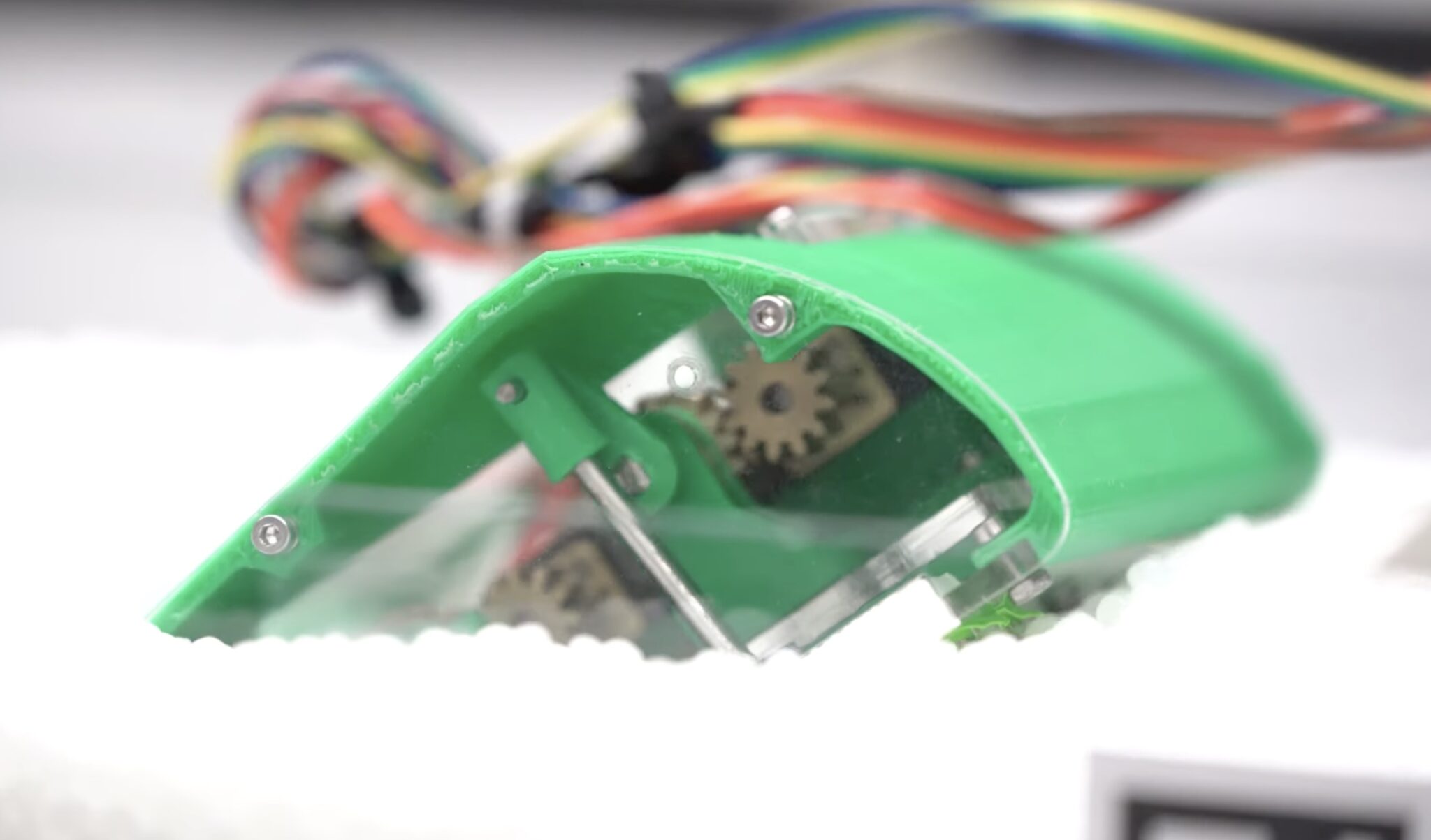 Mole crab robot burrows into sand using flexible legs | Arduino Blog