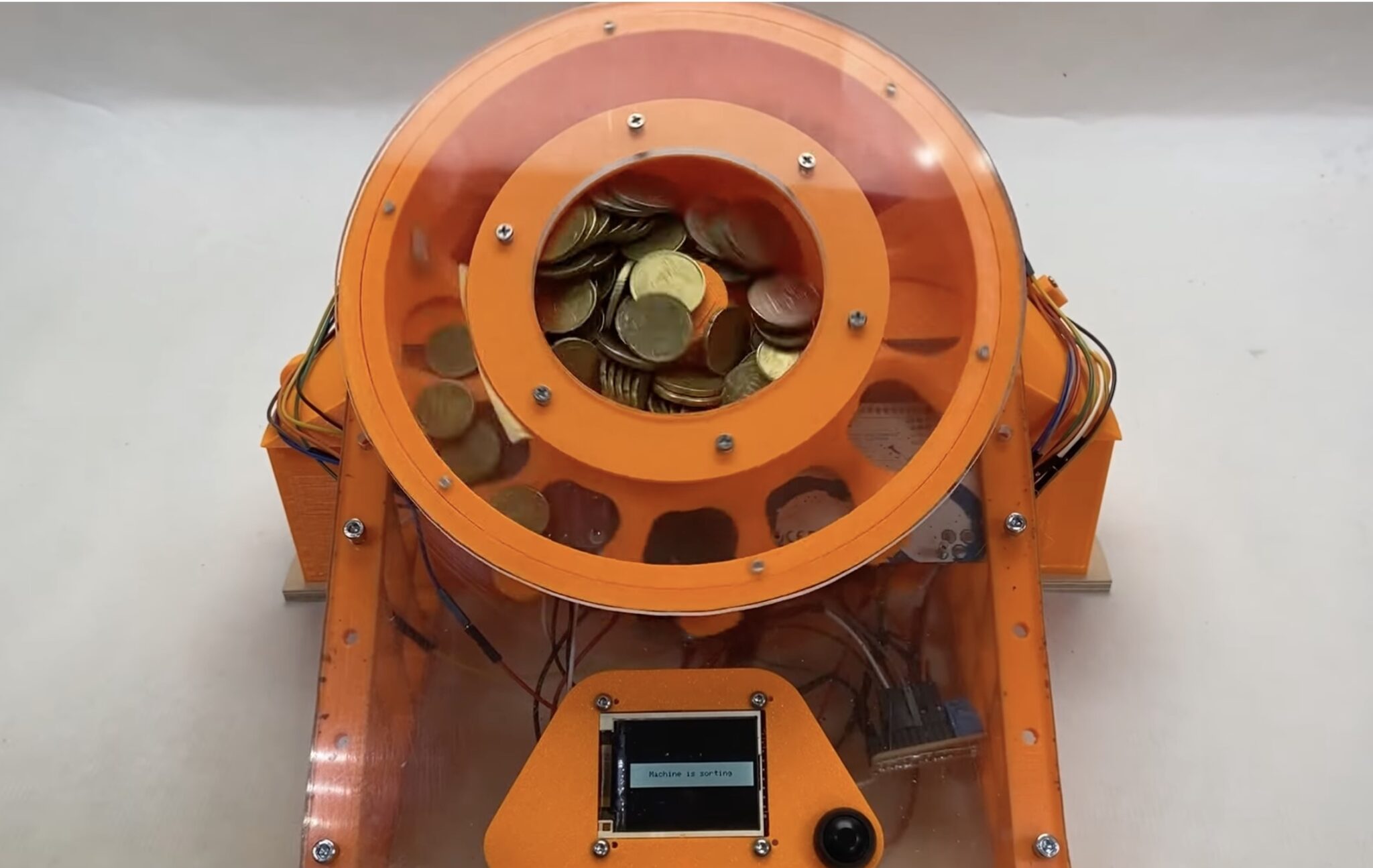 Sort up to 280 coins per minute with this 3D-printed machine | Arduino Blog