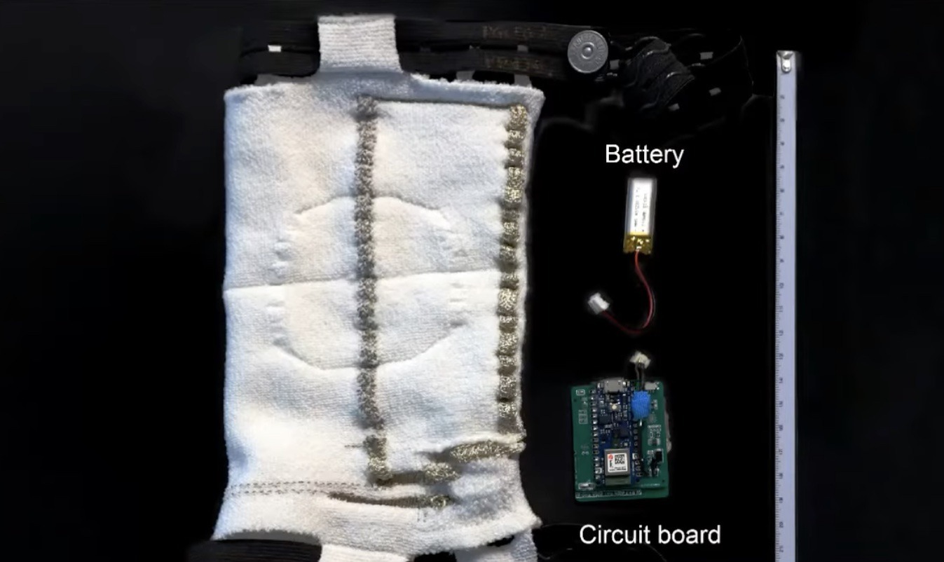 This stretchable wearable sensor provides accurate knee tracking ...