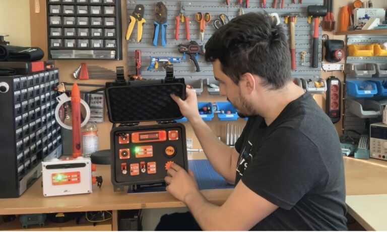 Launch your model rockets over LoRaWAN with this MKR WAN 1310-powered ...