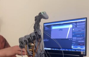 This bionic hand responds to motion control | Arduino Blog