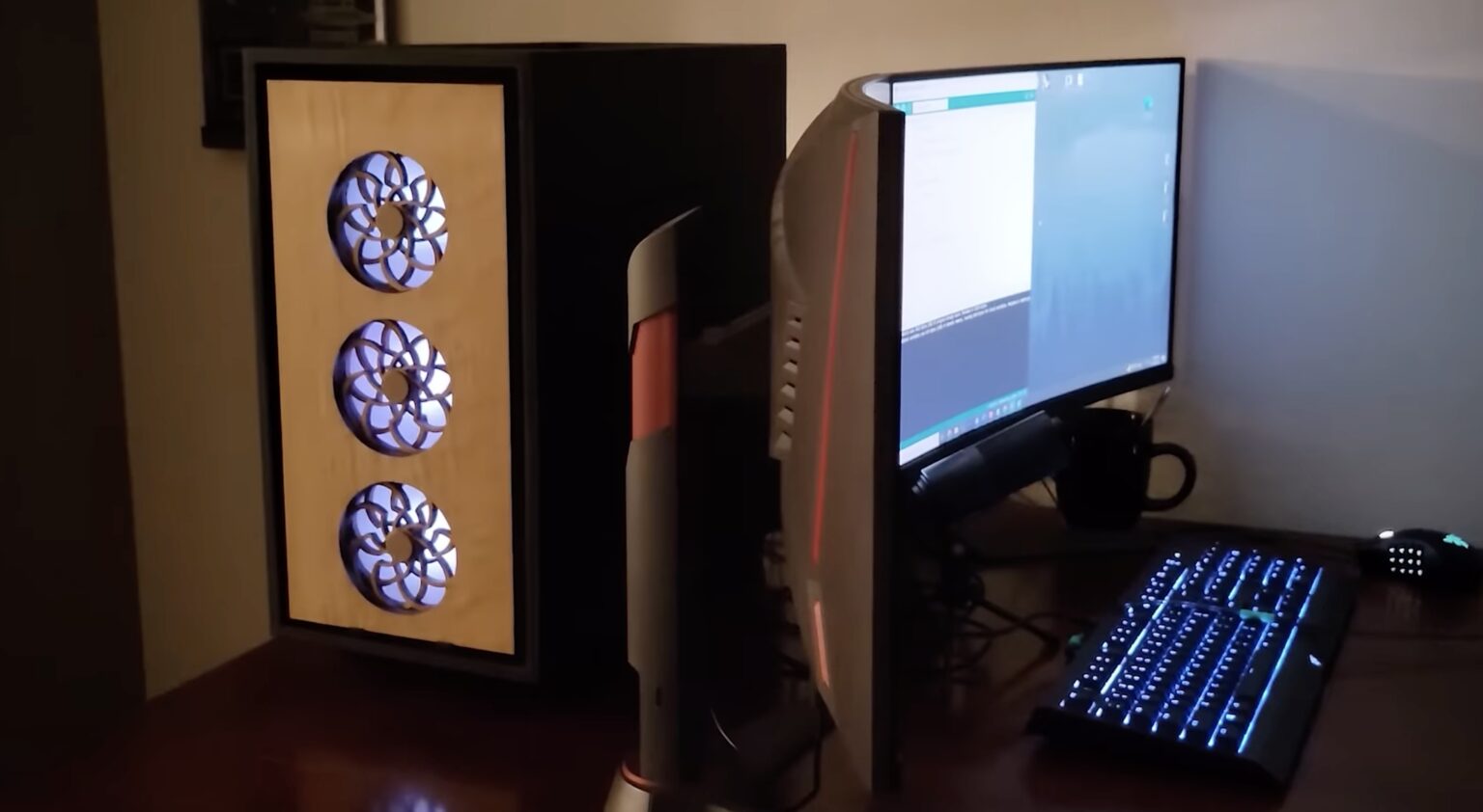 DIY PC case features interchangeable kinetic front panels | Arduino Blog