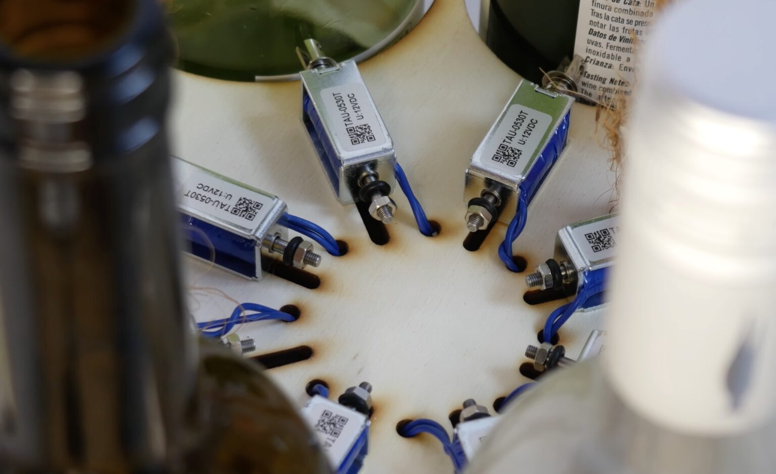 This robot turns old bottles into a musical instrument | Arduino Blog