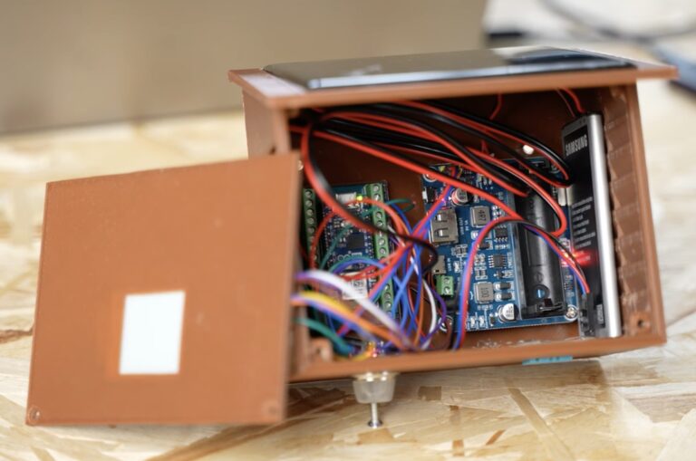 Celebrating Earth Day with a solar-powered E Ink weather station | Arduino Blog