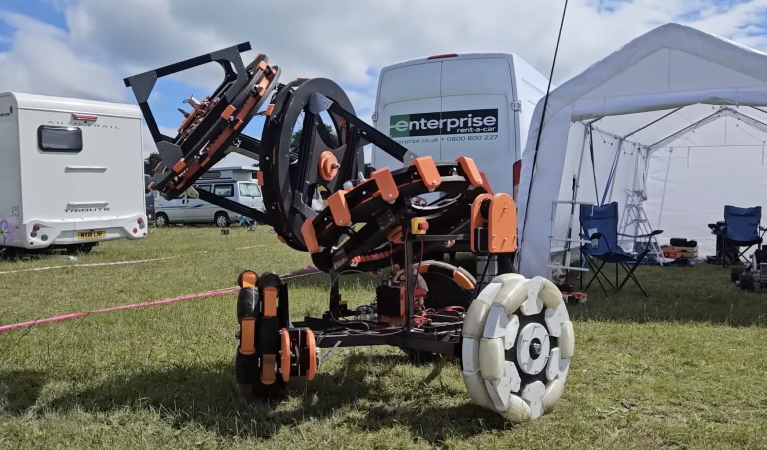 Massive tentacle robot draws massive attention at EMF Camp | Arduino Blog