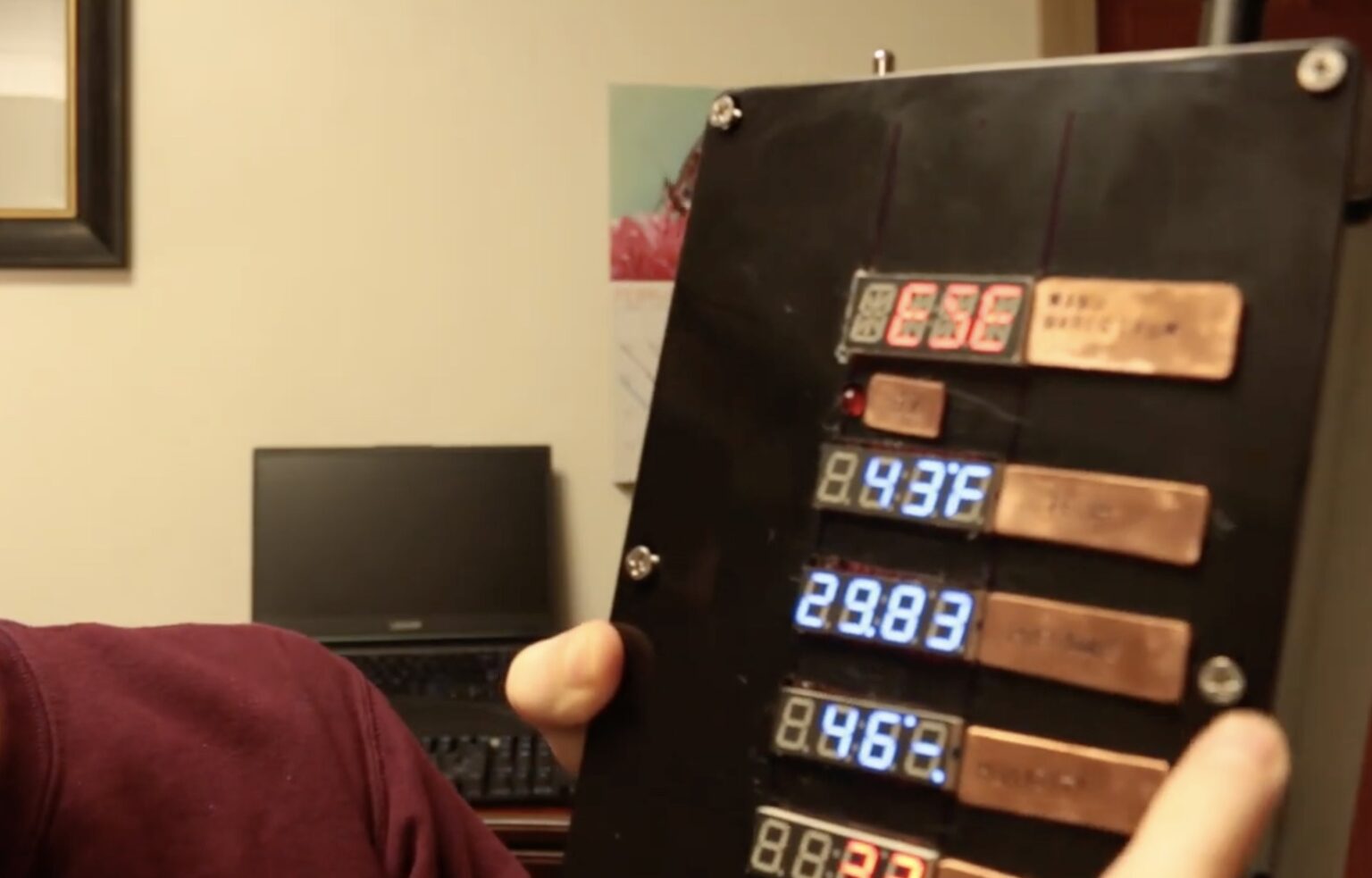 A DIY weather display with dedicated outdoor sensor station | Arduino Blog