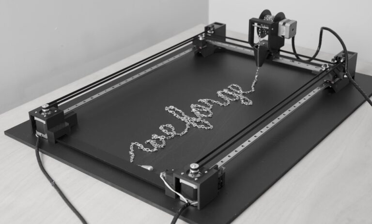 This machine automatically creates chain art | Arduino Blog