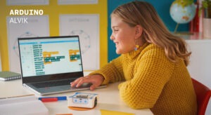 Easy and fun block-based coding with the Alvik robot is here, now ...