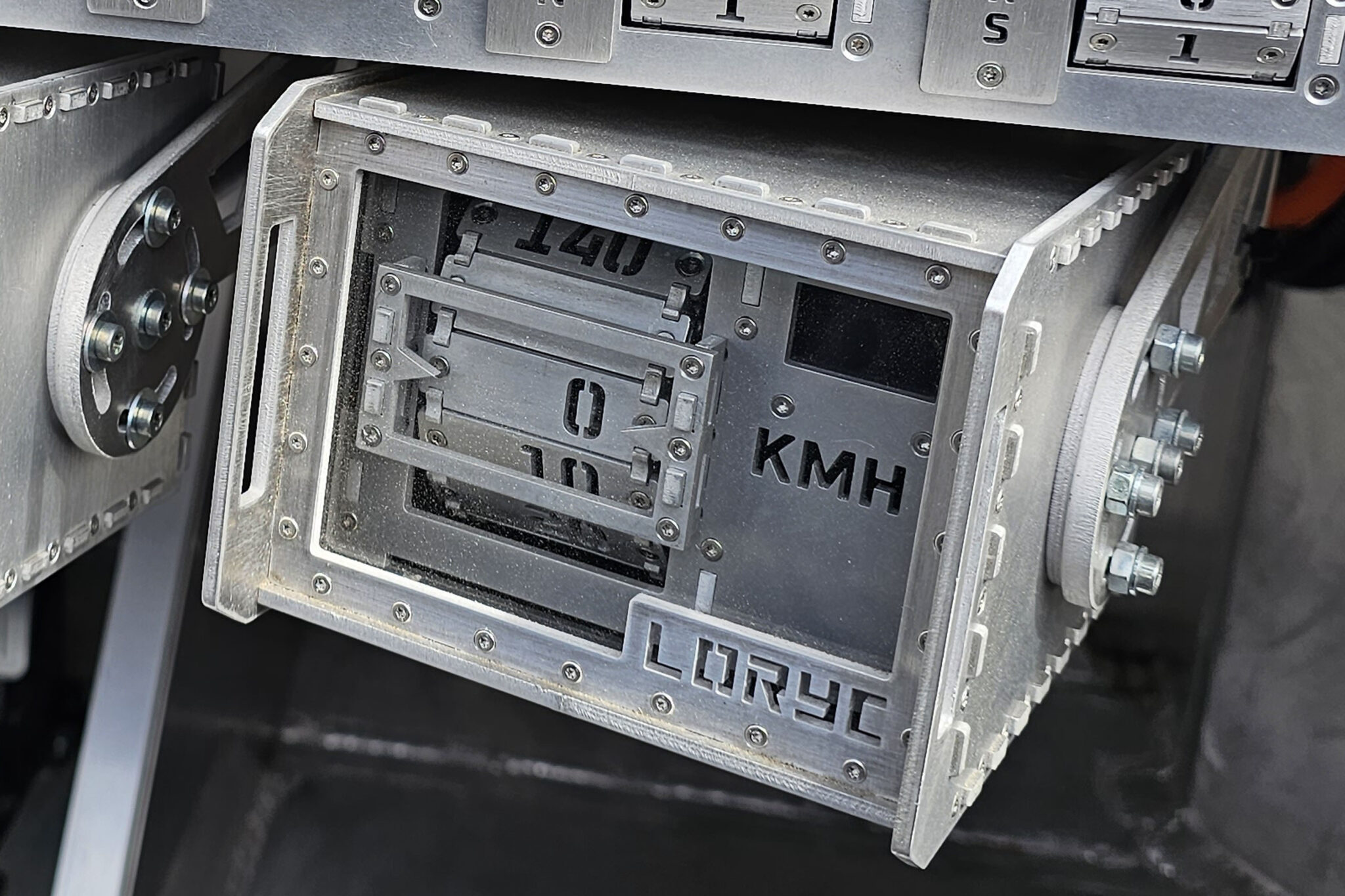 It’s silver, it’s green, it’s the Batteryrunner! An Arduino-powered ...