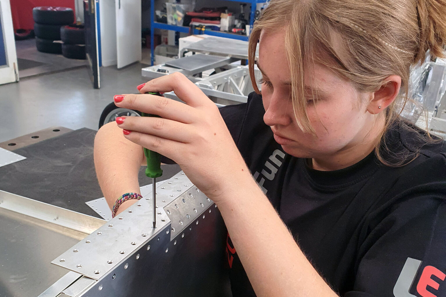 It’s silver, it’s green, it’s the Batteryrunner! An Arduino-powered ...