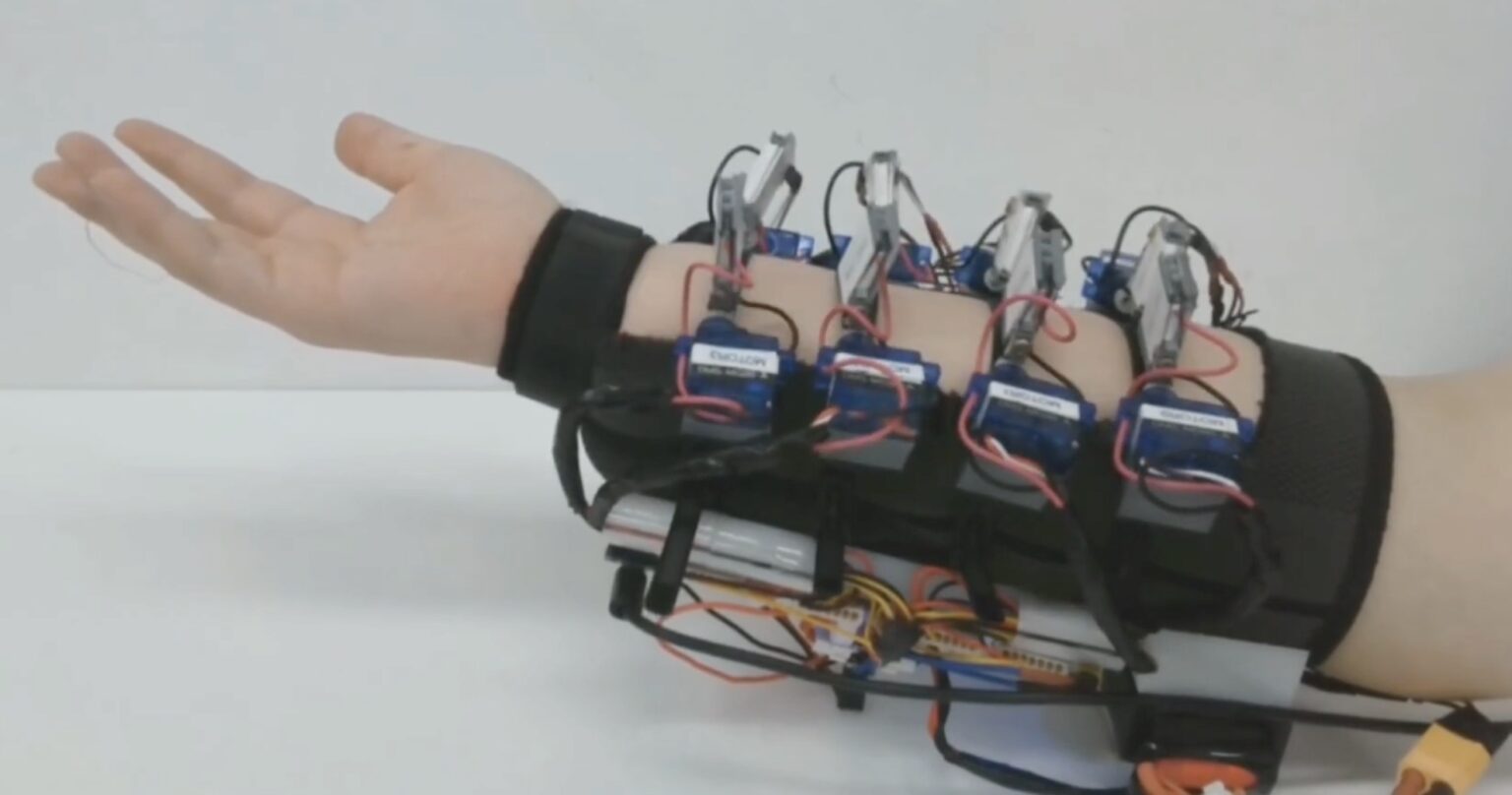 This Flip-Pelt wearable concept enables ultra-fast thermal feedback in ...