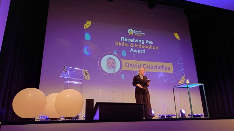 David Cuartielles receives the Open Source Award on Skills and ...