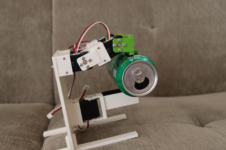 This three-fingered robot hand makes use of serial bus servos | Arduino ...