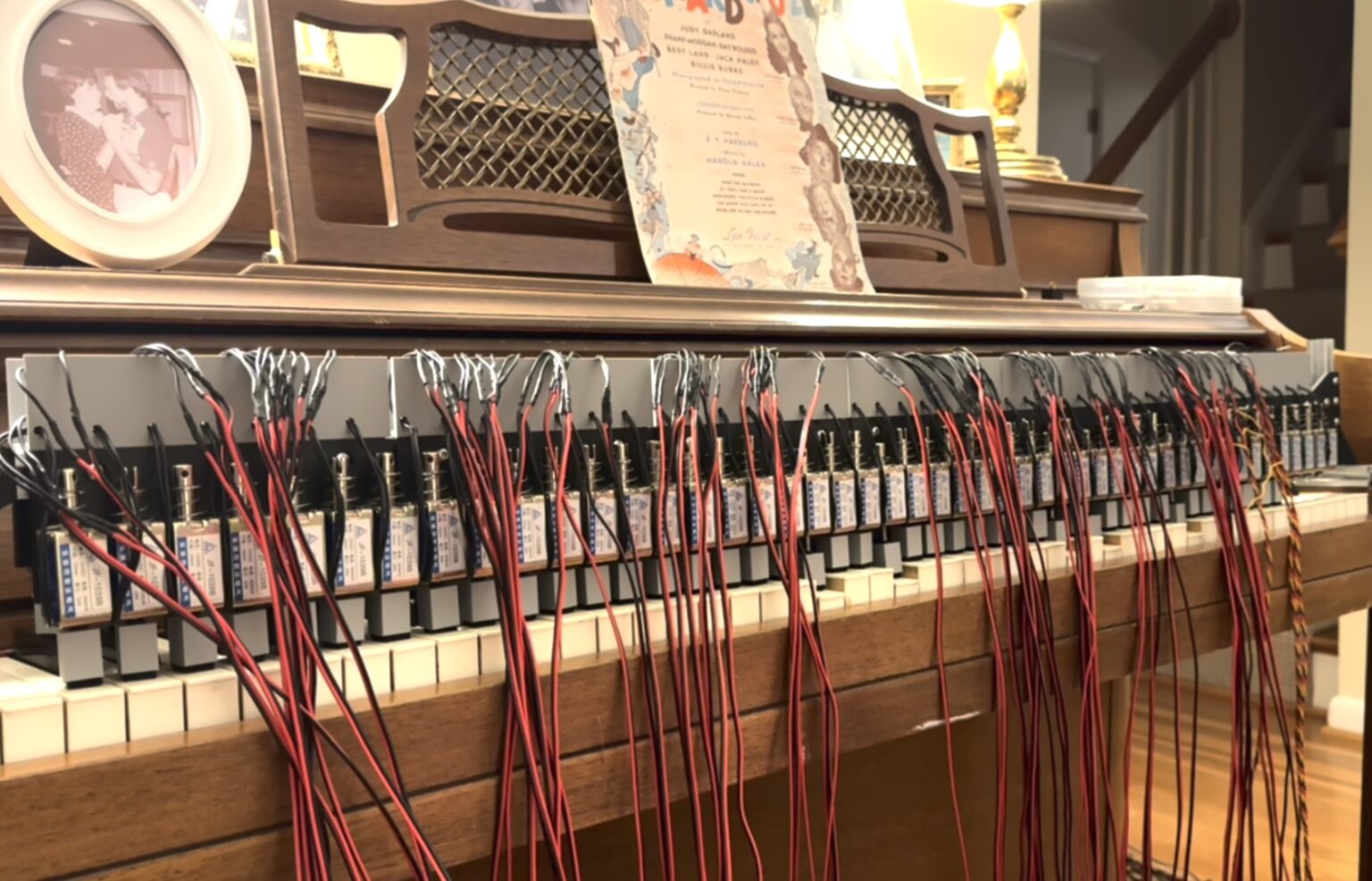 This robotic piano has solenoids for all 88 keys | Arduino Blog