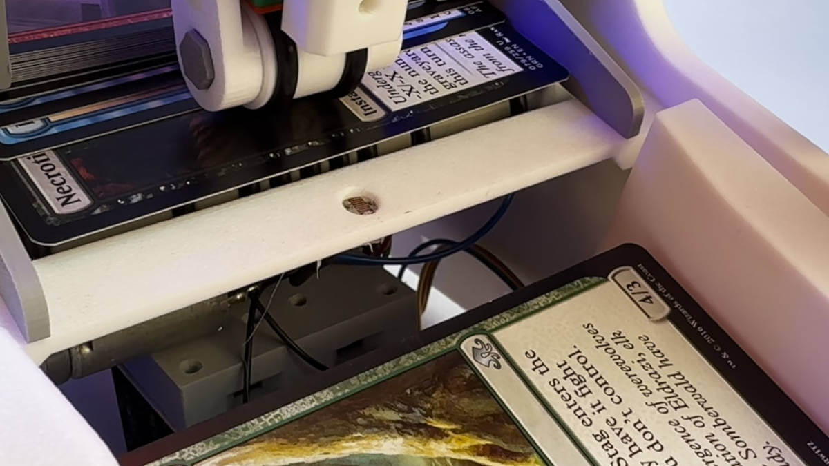 Quickly digitize your Magic deck with this 3D-printable scanning rig | Arduino Blog