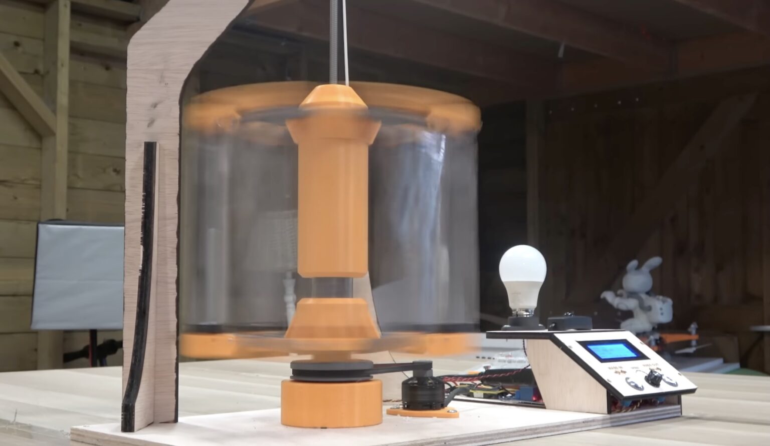 This spinning water contraption is actually a functional battery ...